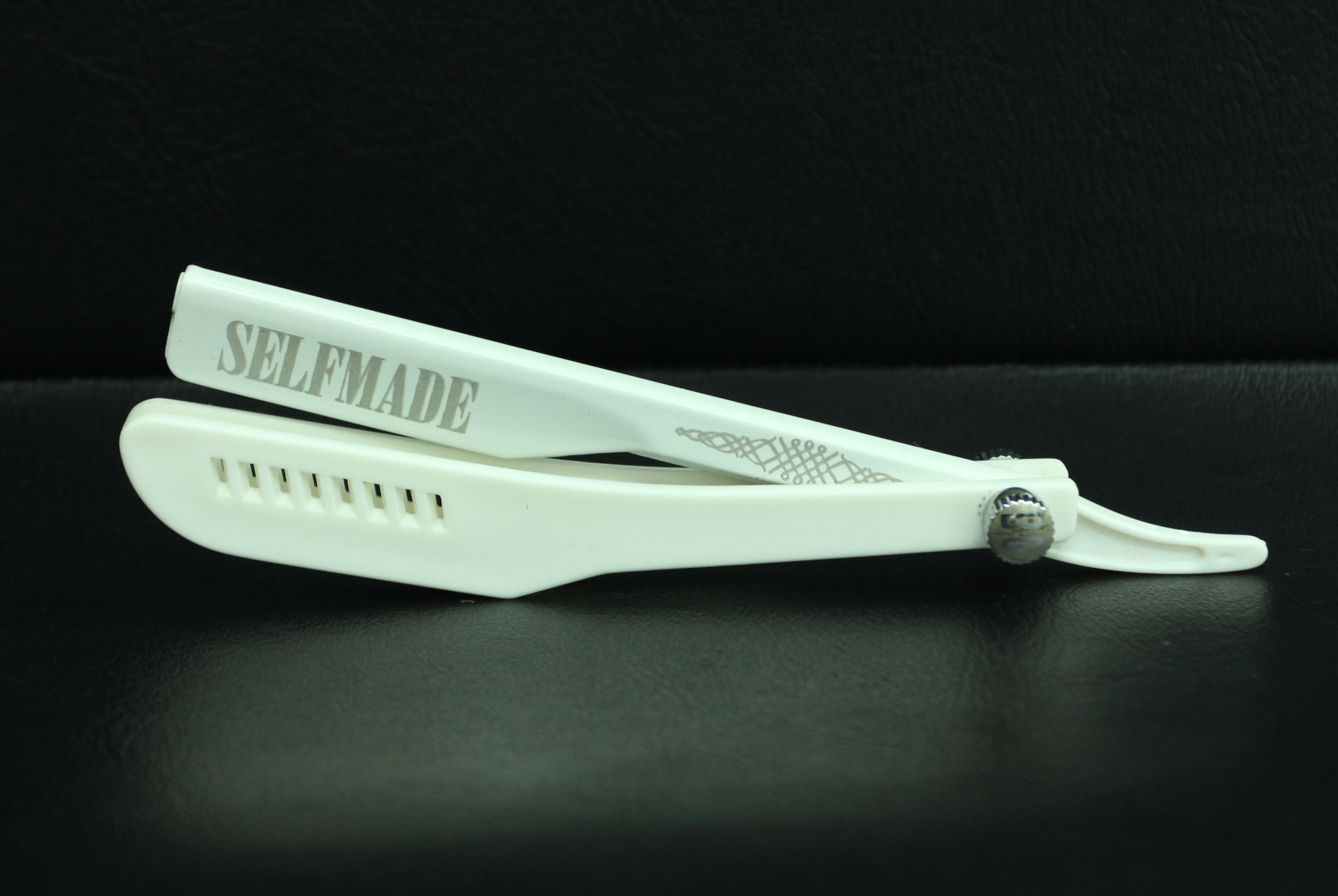 3 PIECE RAZOR HOLDER – BarberGeeks.com